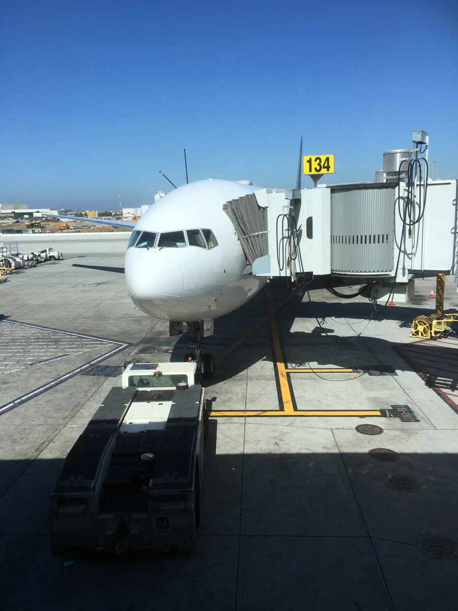 SQ11 Business Class (LAX-NRT) and Star Alliance Lounge LAX | That Time ...